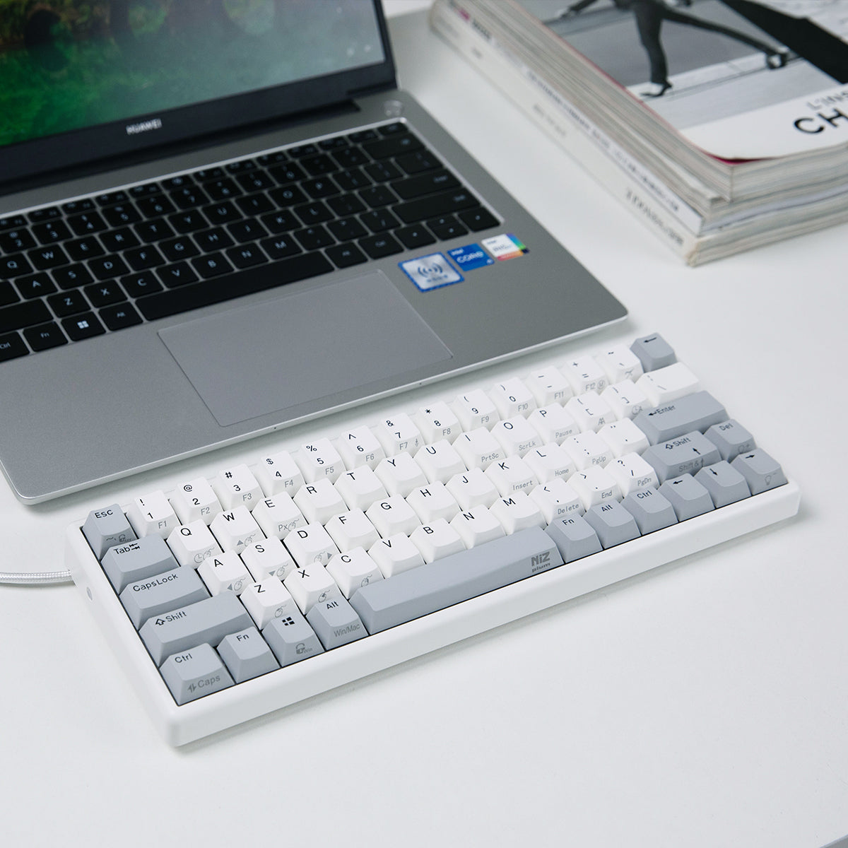 NiZ Atom66 White | 66キー コンパクト静電容量キーボード | ミニマルデザイン